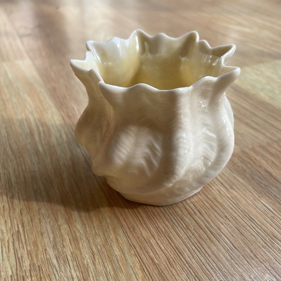 Belleek | Accents | Belleek Vase Pattern Ivory Yellow Glazed Inside ...